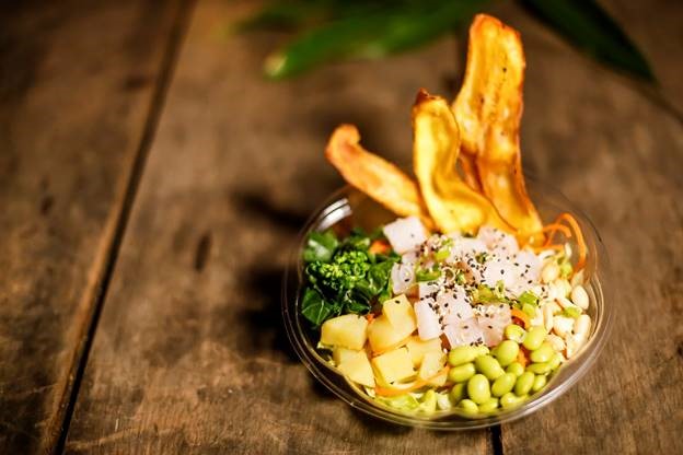 Conheça o poke havaiano e outras modas gastronômicas internacionais que ...